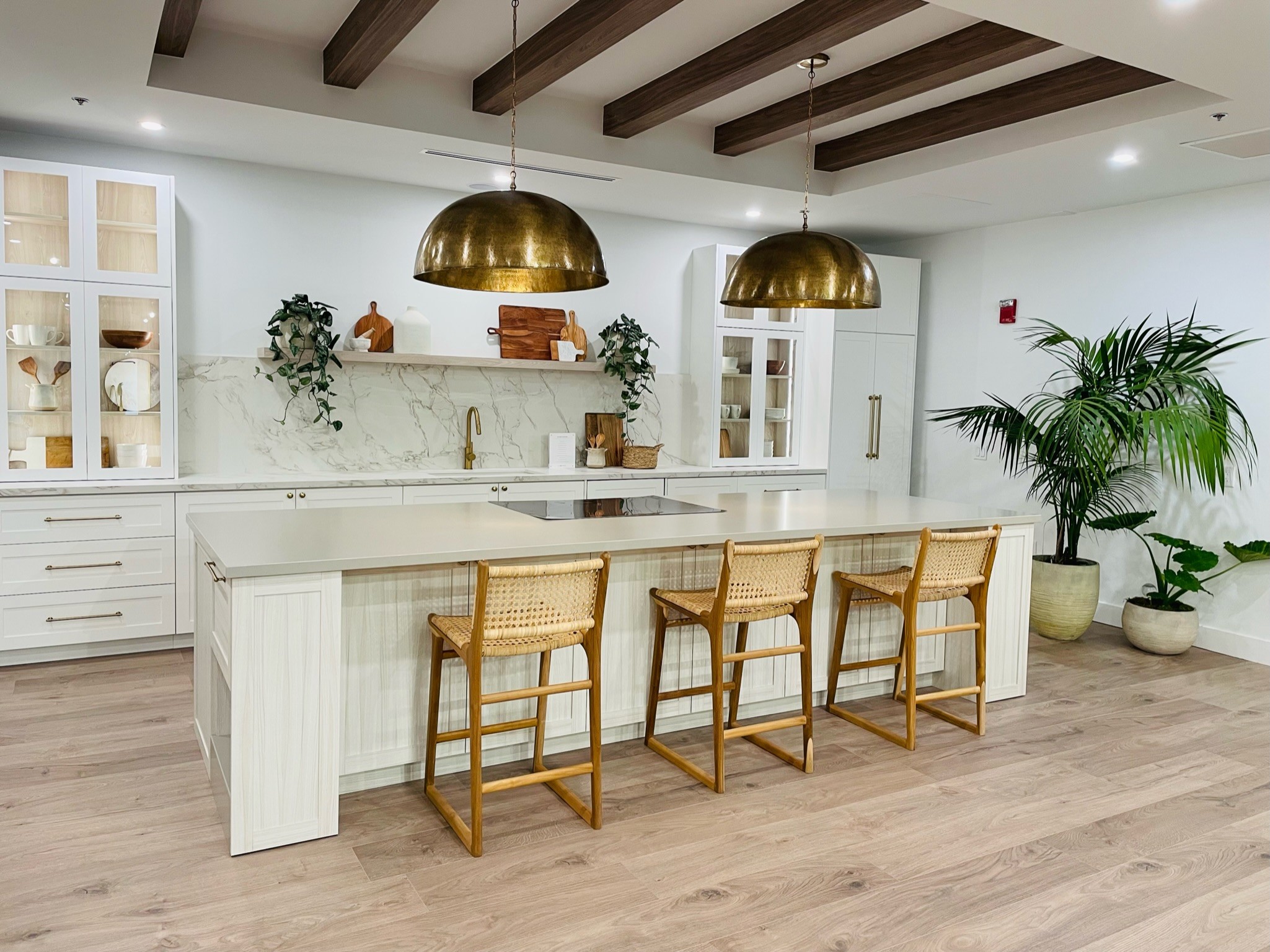 The Influence of Lighting on Your Laminate Floor's Appearance | Carpet ...